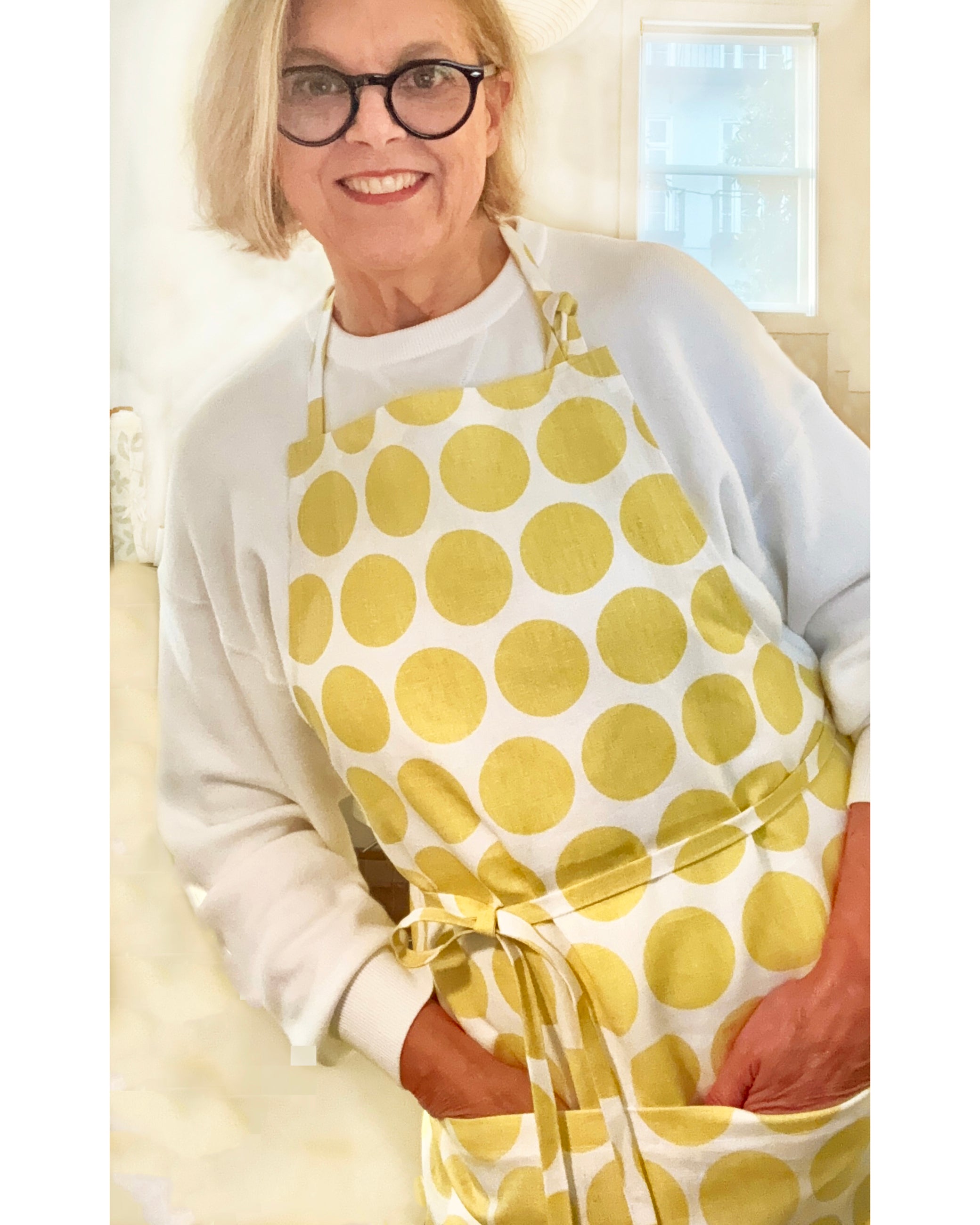 The Dot Linen Apron – Studiopatro