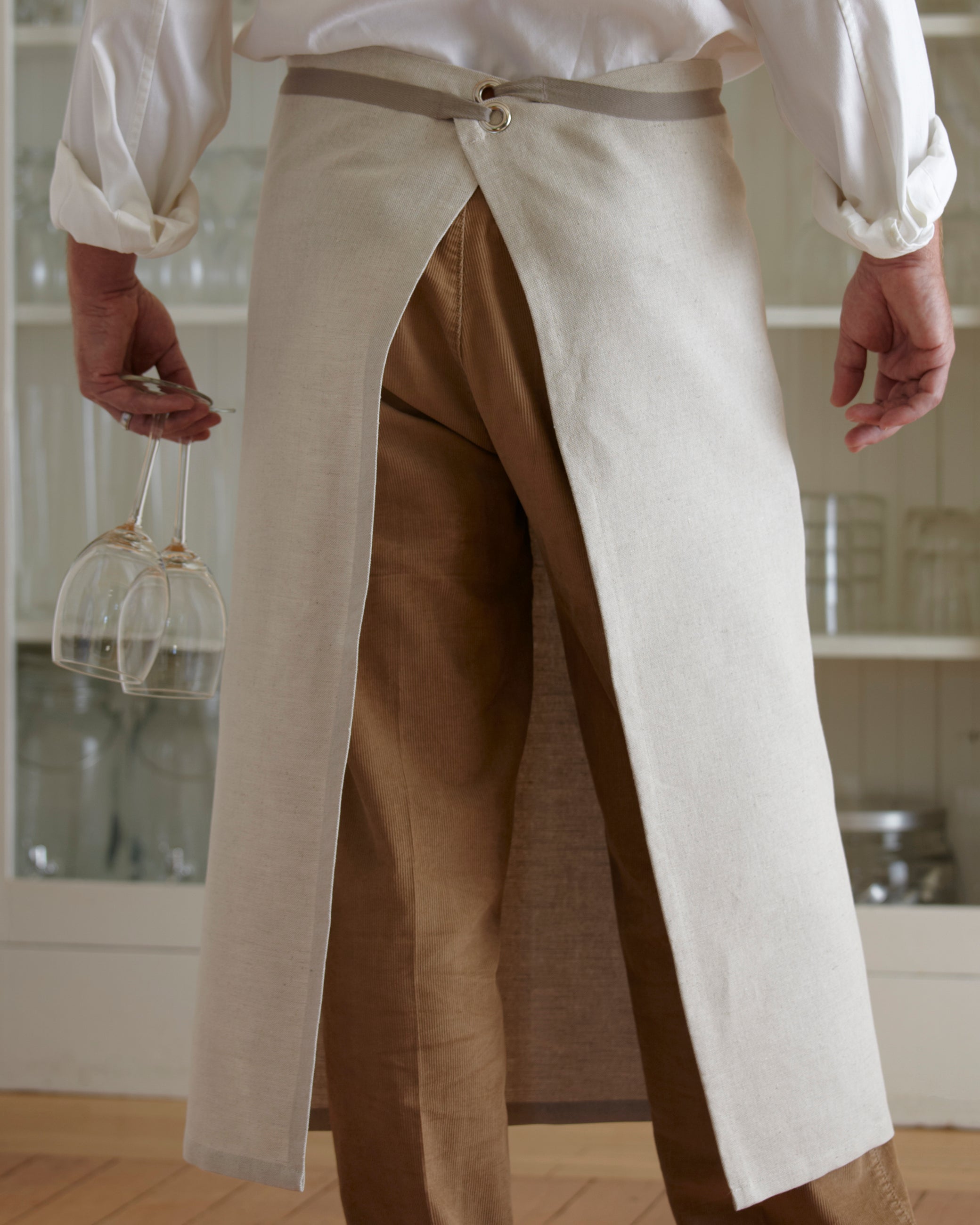 Linen Bistro Apron in Oatmeal - Made in San Francisco – Studiopatro